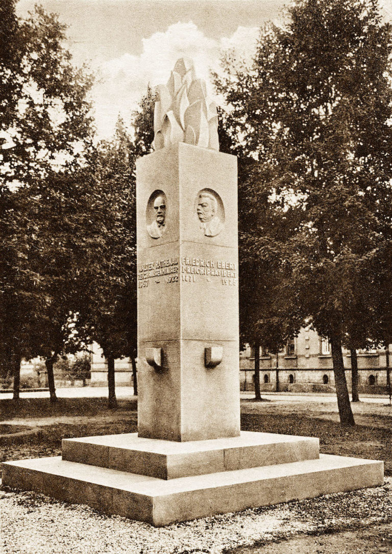 Ebert-Erzberger-Rathenau Denkmal - Orte der Demokratiegeschichte